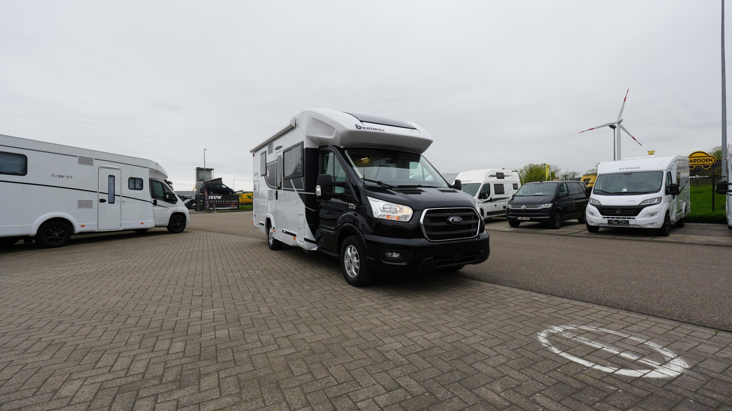 Benimar Cocoon 488 Limited Edition Black | Dicar Motorhomes